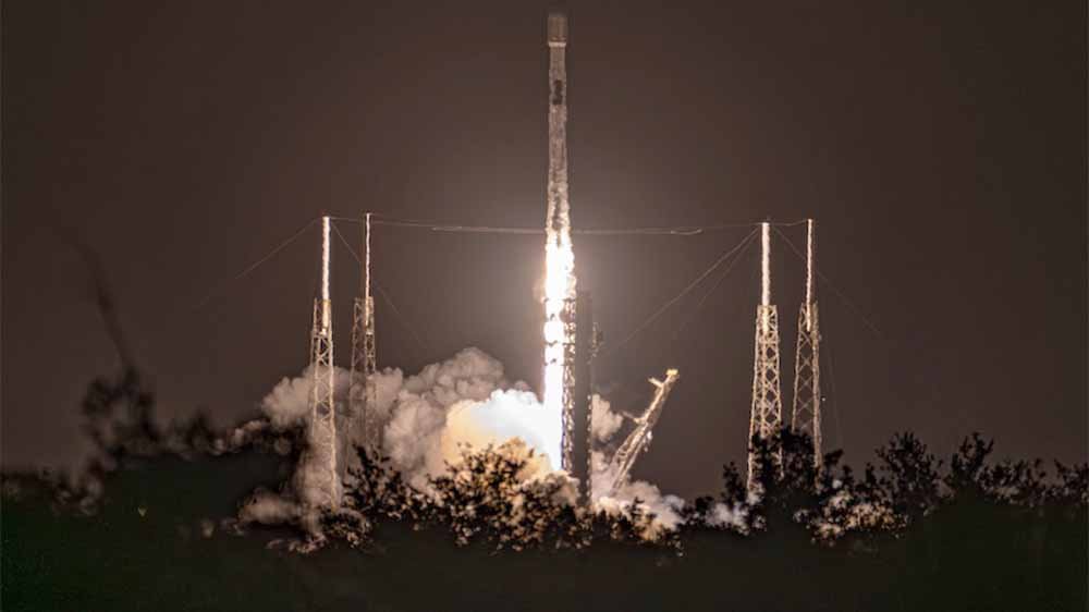 SpaceX launches Starlink satellites